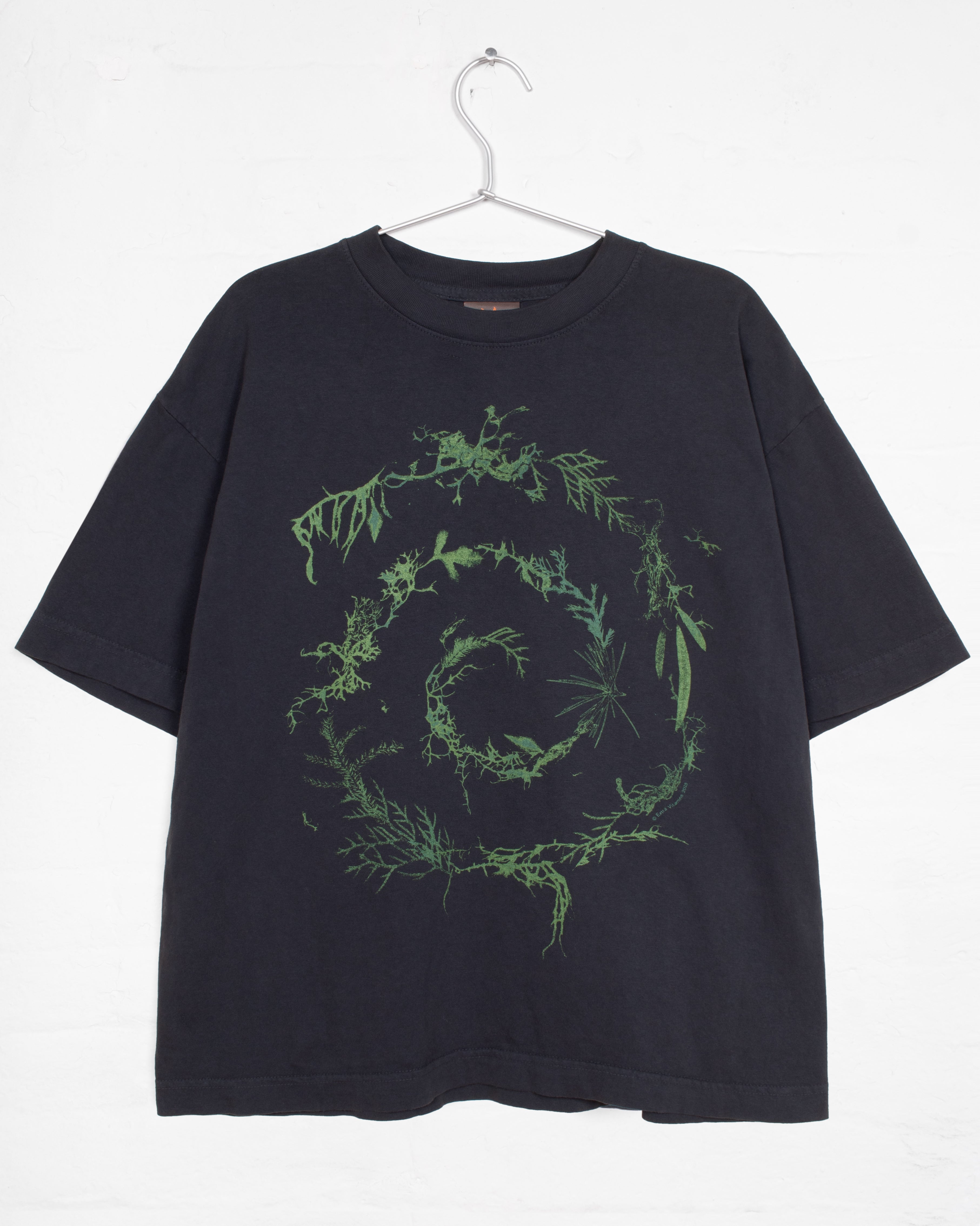 MOSSY tee – Extra Vitamins