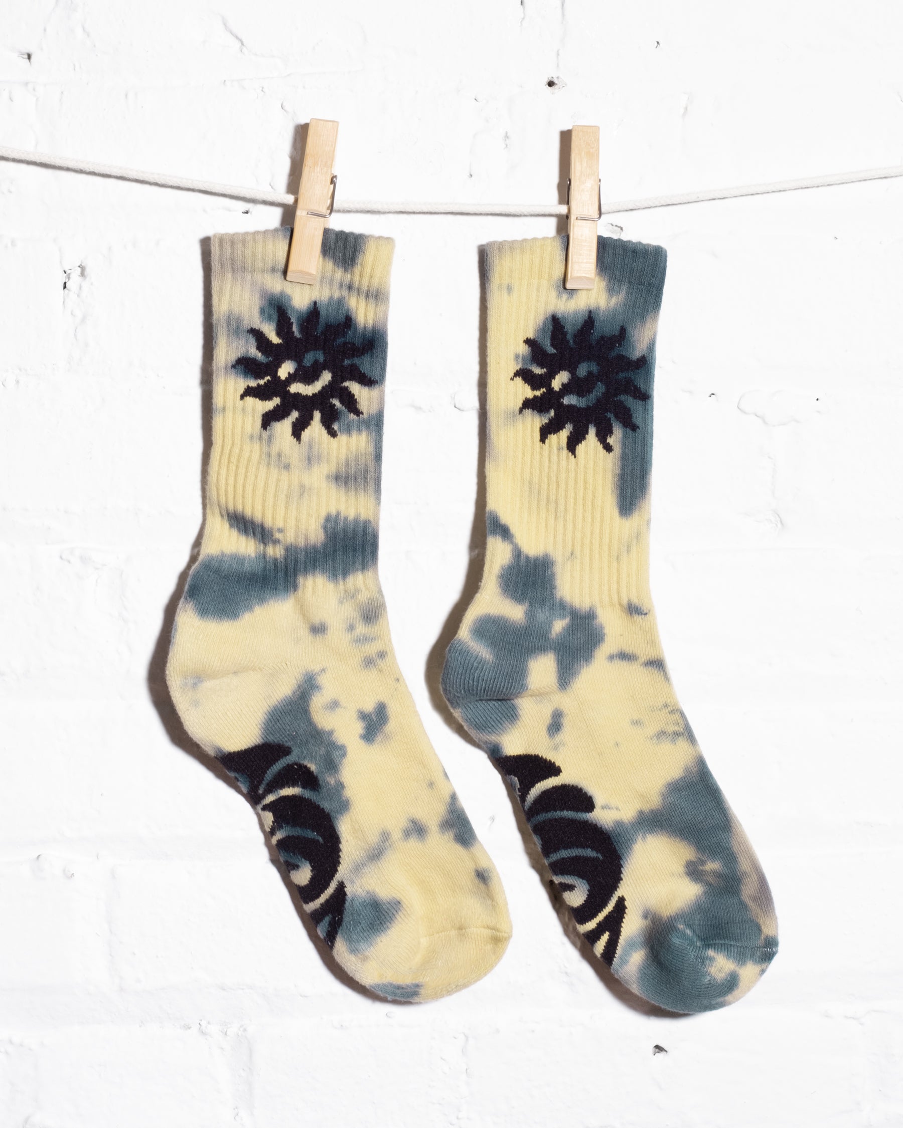 SUN socks - yellow tie-dye – Extra Vitamins